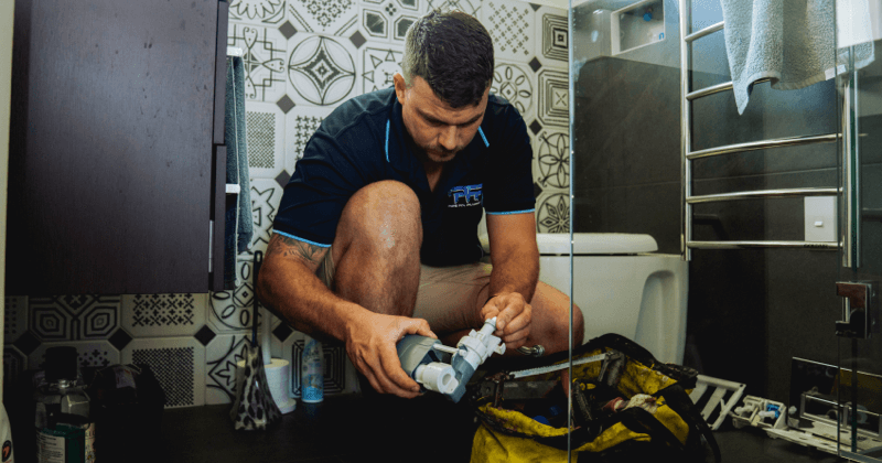 Carpenter vs Plumber - Which Trade Is Best For You? | Tradify™